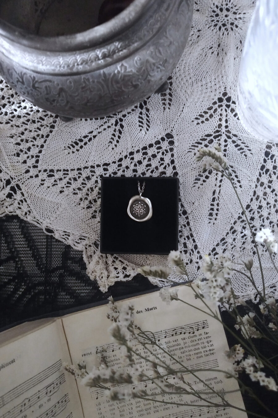 Witch Mark – Daisy Wheel – under the pyramids