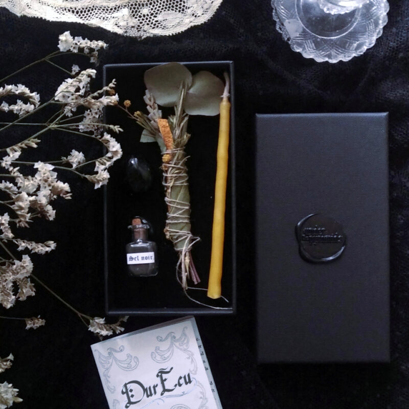 DUR ÉCU. PROTECTION THEMED BOX LAST 1 – Organic smoke wand, black salt, candle, black tourmaline ...